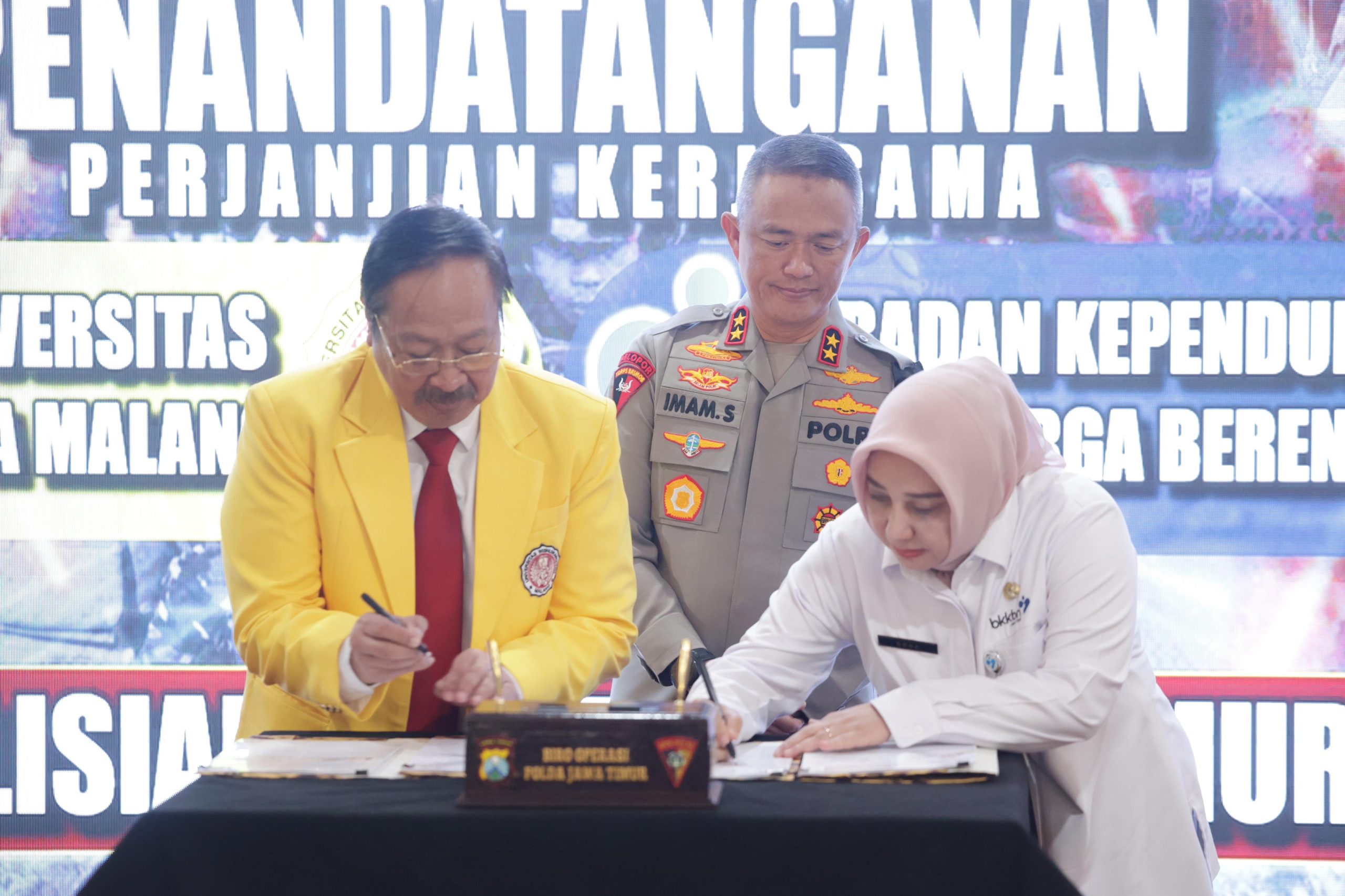 Polda Jatim Tandatangani MoU dengan BKKBN dan Unidha Cegah Stunting Wujudkan Generasi Unggul ...