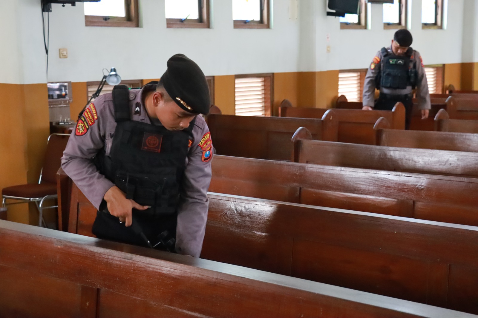 Jelang Kenaikan Yesus Kristus 2024, Polres Tanjung Perak Sterilisasi Sejumlah Gereja - Polres ...
